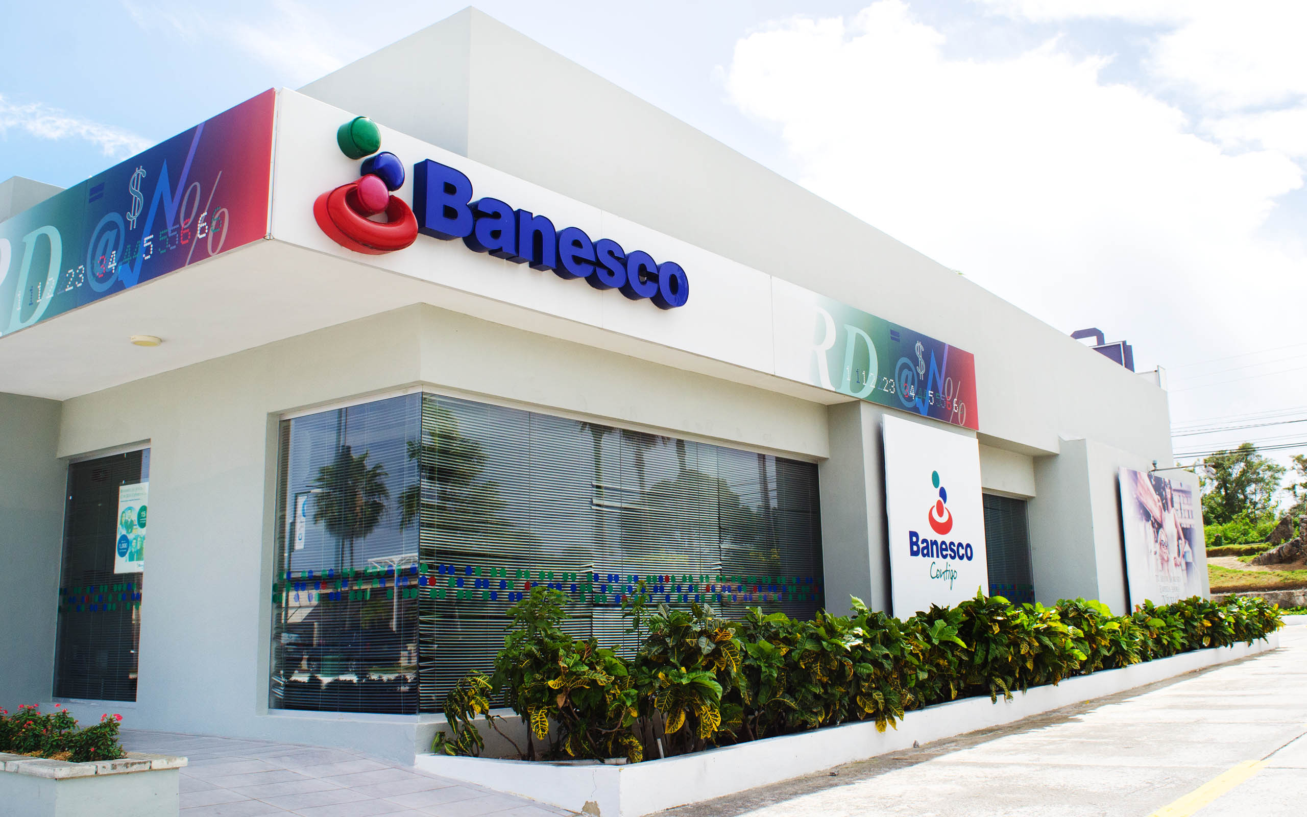 Banesco | Sucursal Bávaro • 🎩 Lord Signs | Líderes en Fabricación de ...