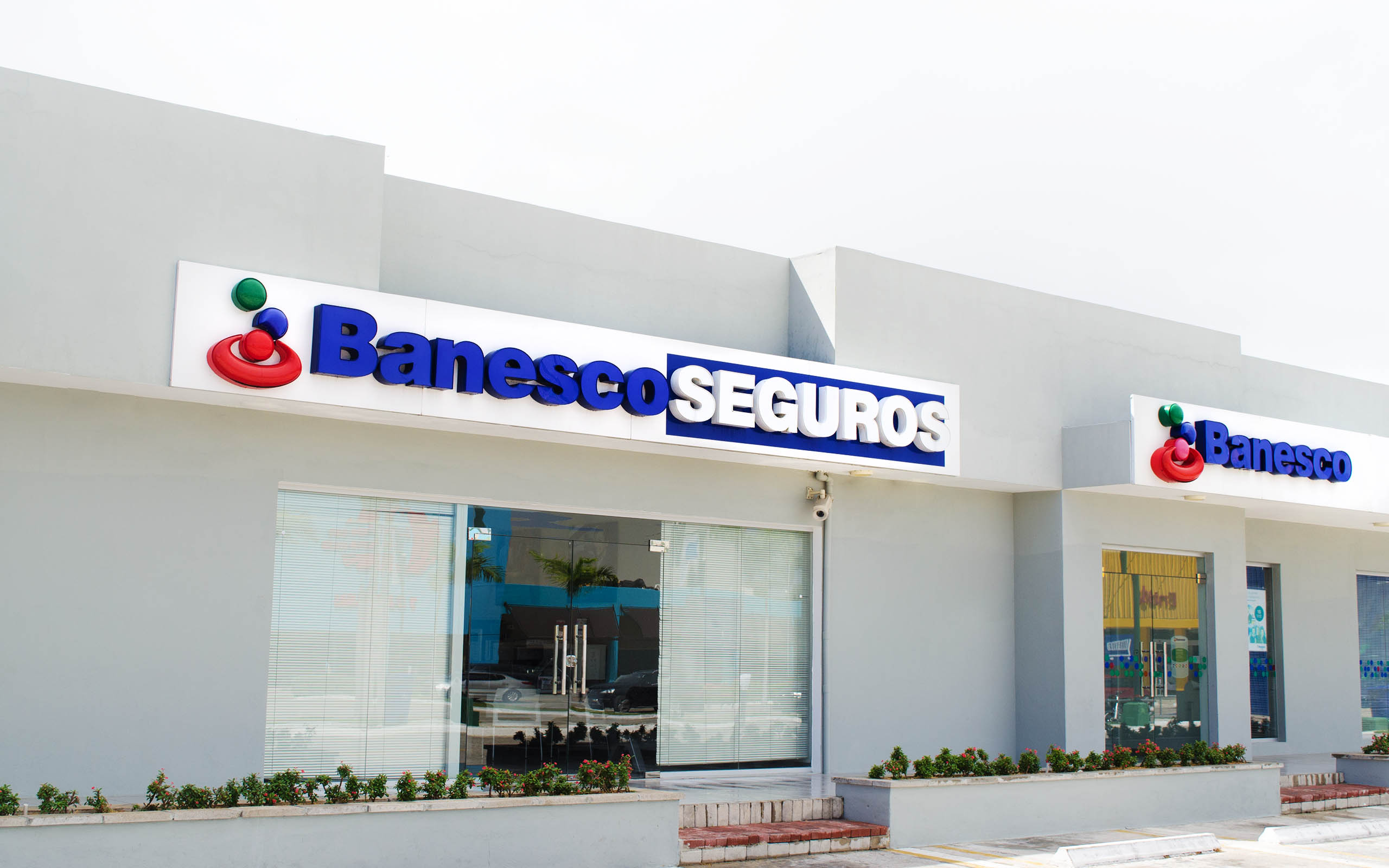 Banesco | Sucursal Bávaro • 🎩 Lord Signs | Líderes en Fabricación de ...